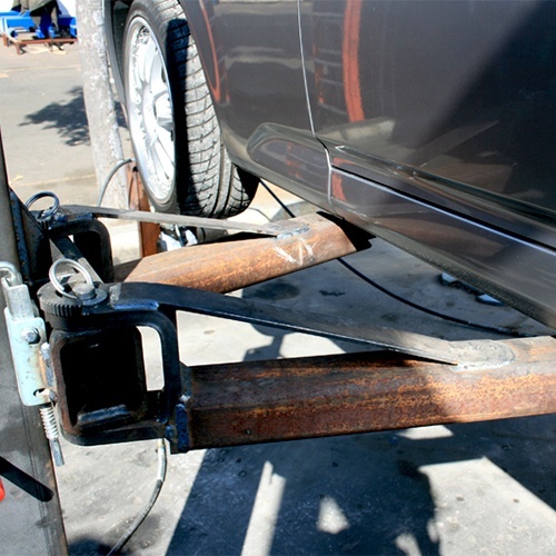 About the MaxJax Portable Two-Post Lift | MaxJax