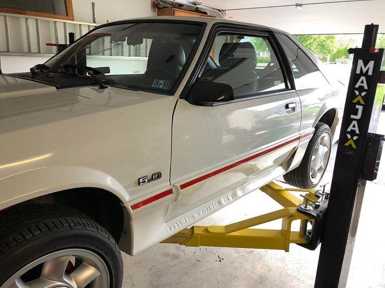 Photo Gallery of MaxJax Portable Car Lift | MaxJax
