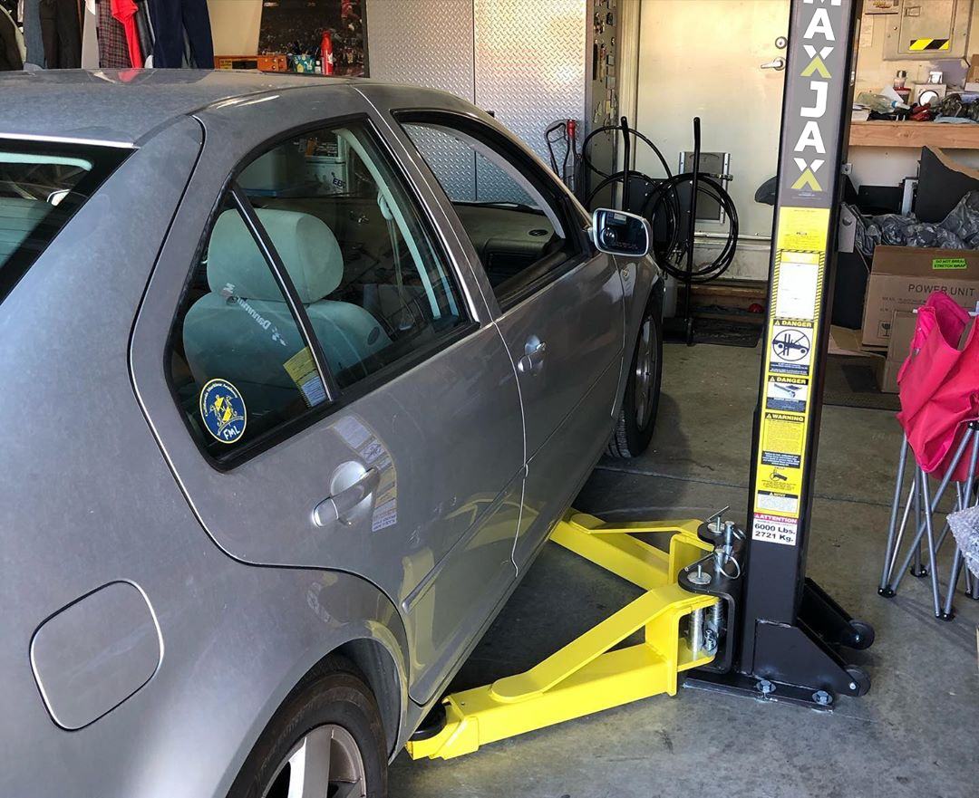 Photo Gallery of MaxJax Portable Car Lift | MaxJax
