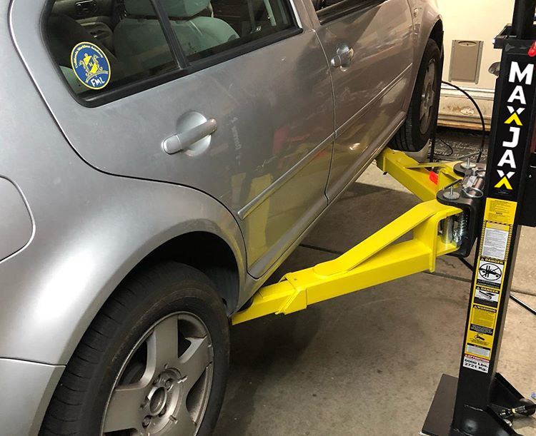 Photo Gallery of MaxJax Portable Car Lift | MaxJax